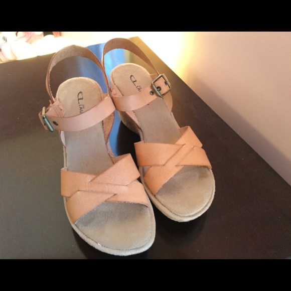 CL Laundry | Shoes | New Cl By Laundry Tan Leather Wedge Sandals 75m ...